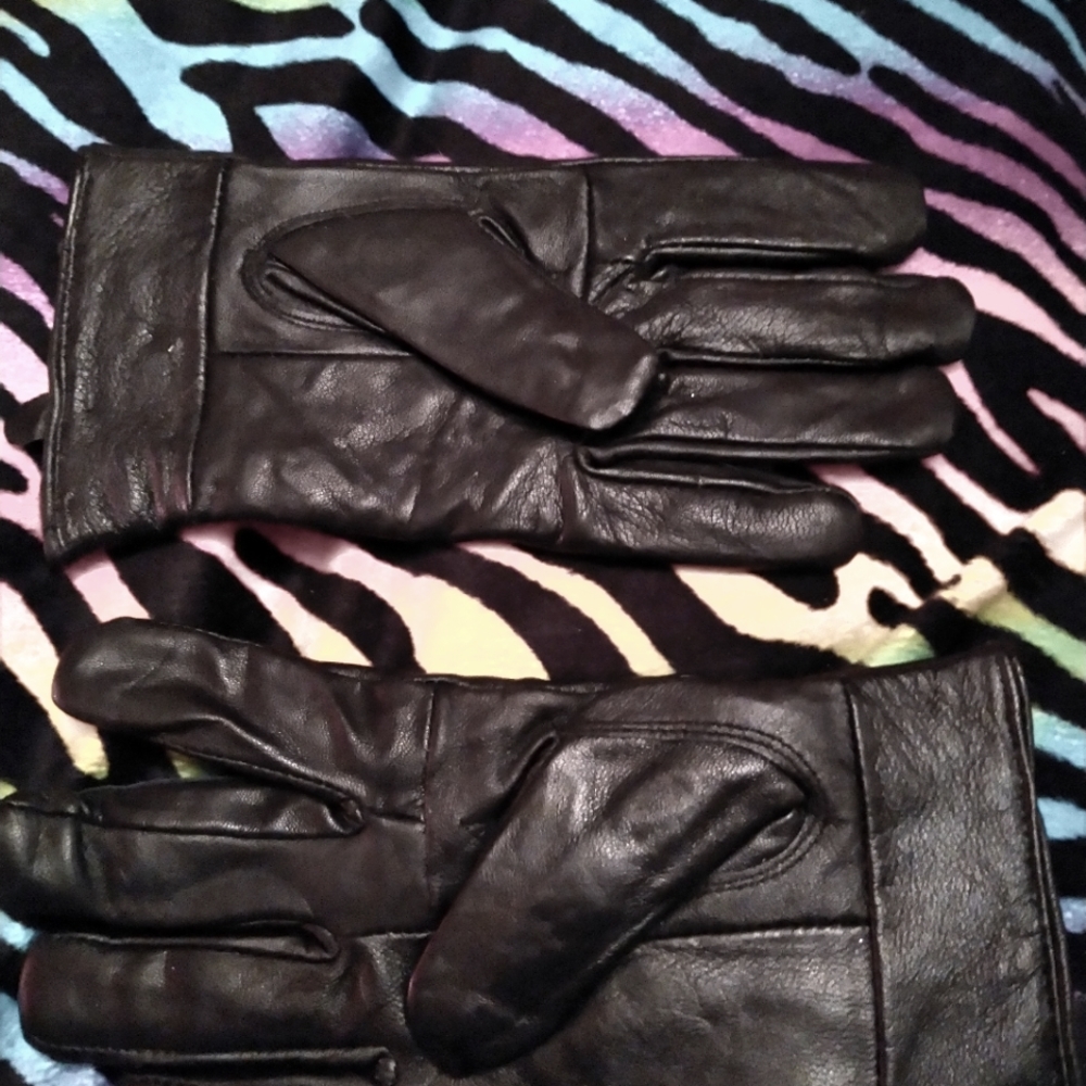 Small To Med Real Soft Black Leather Driving Gloves - Gem